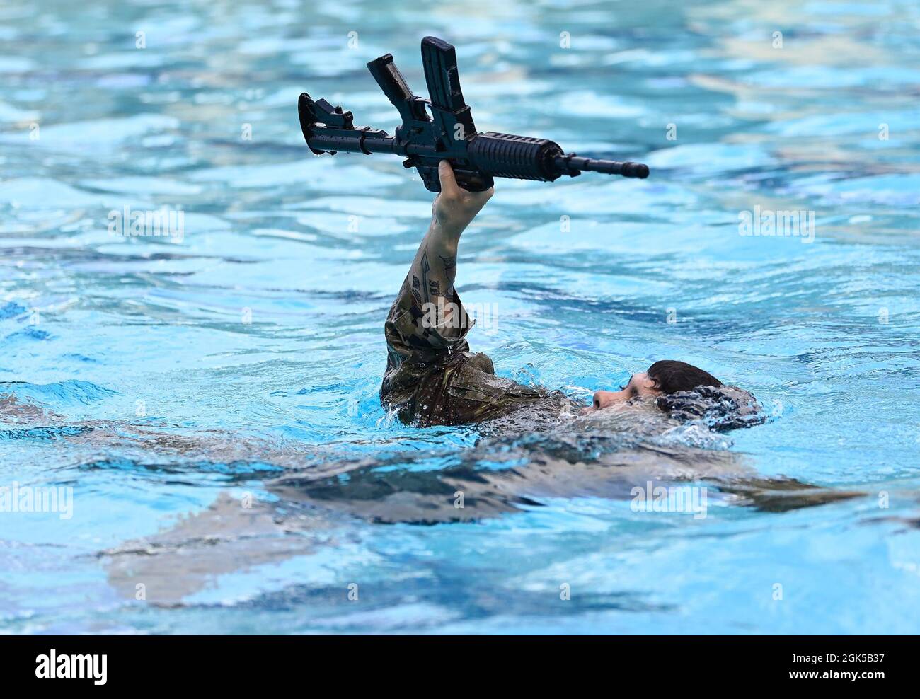 A Soldier assigned to the U.S. Army John F. Kennedy Special Warfare ...