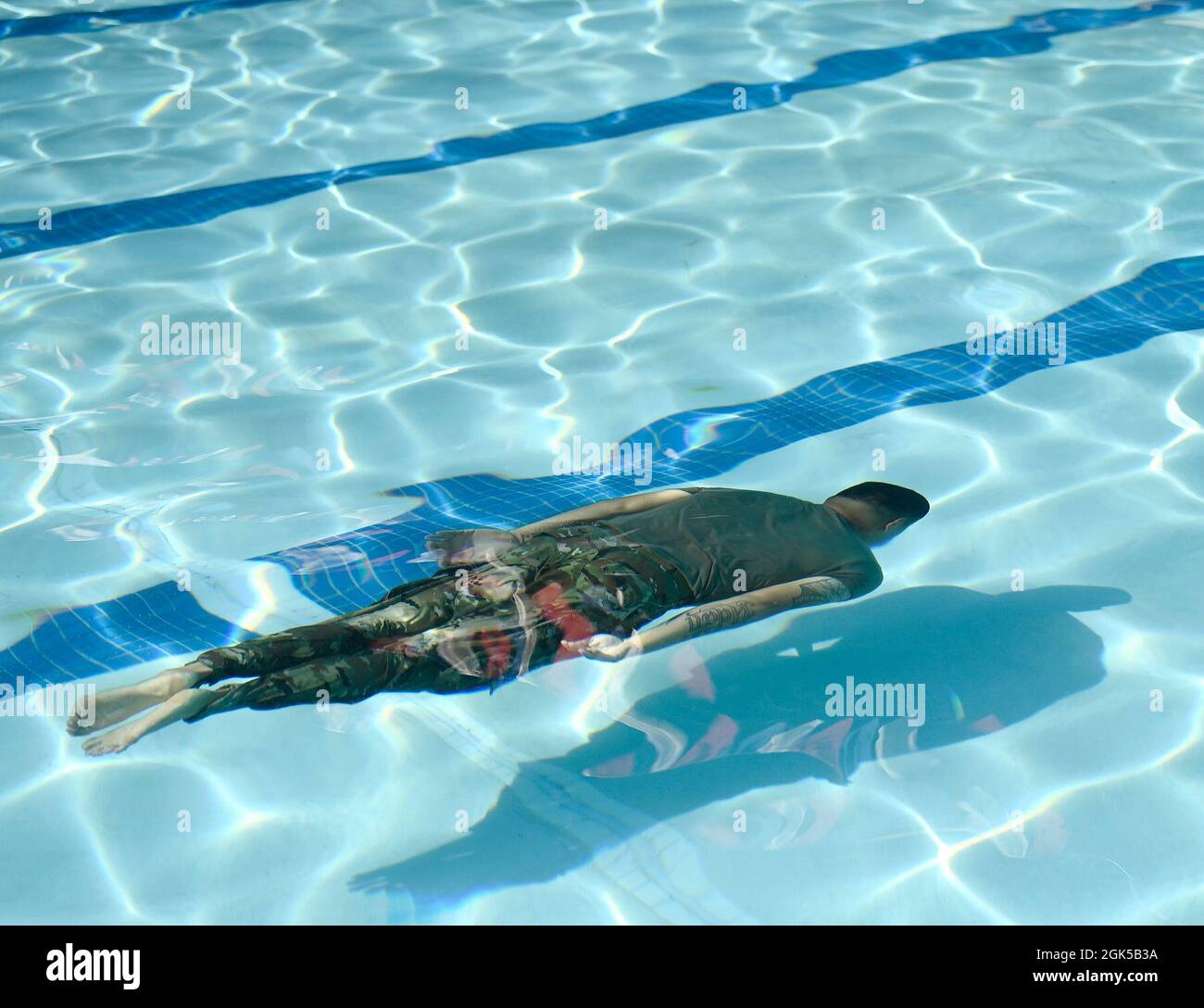 A Soldier assigned to the U.S. Army John F. Kennedy Special Warfare ...