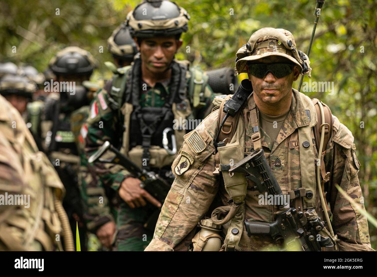 U.S. Army Soldiers with 1st Battalion, 21st Infantry Regiment, and ...
