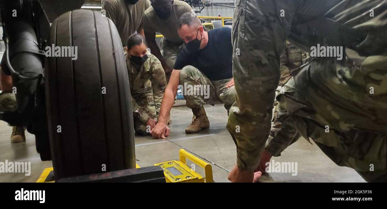 Weighing course hi-res stock photography and images - Alamy