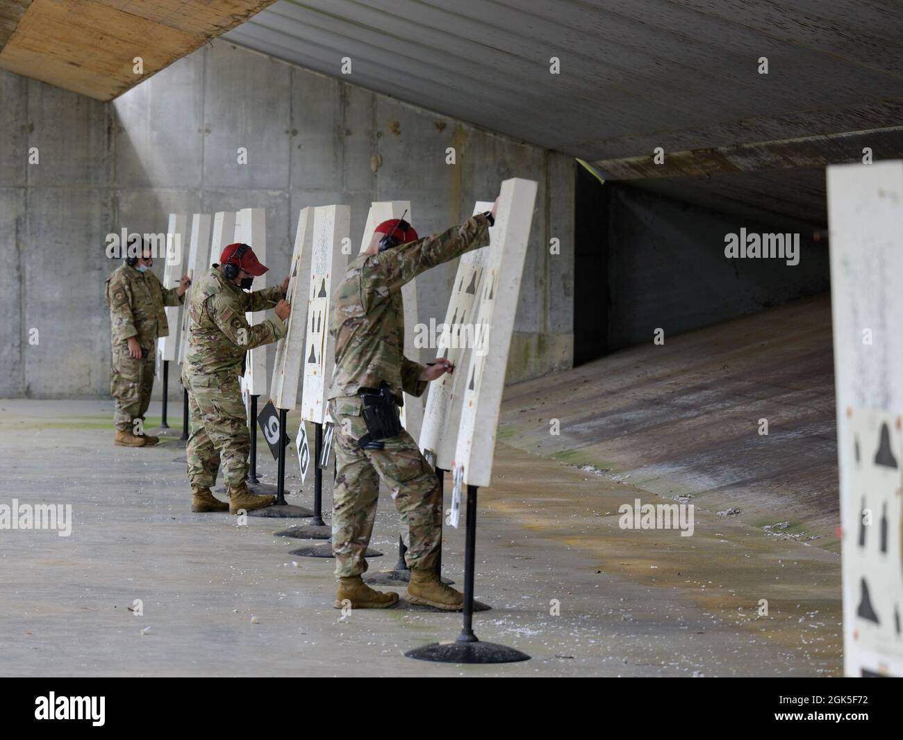 U.S. Airmen with the 116th Air Control Wing, Georgia Air National Guard ...