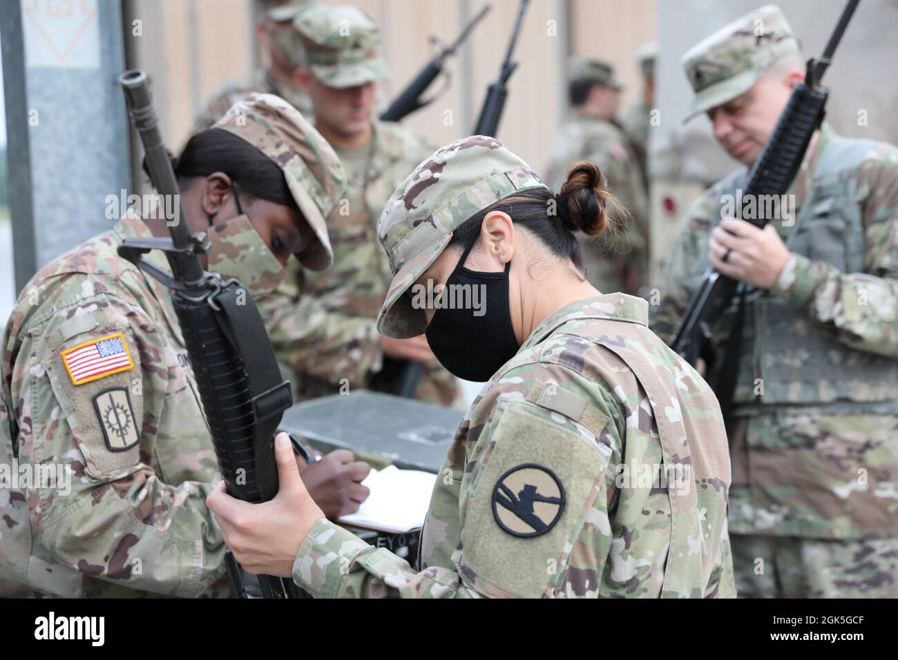 Sgt. 1st Class Sheree Dillon, left, a U.S. Army Reserve Soldier ...
