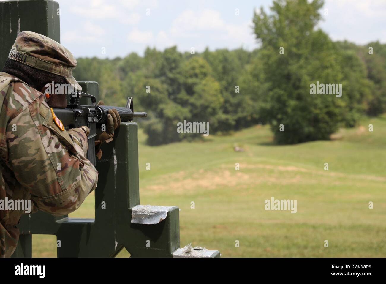 Army Reserve Soldiers assigned to Headquarters and Headquarters ...