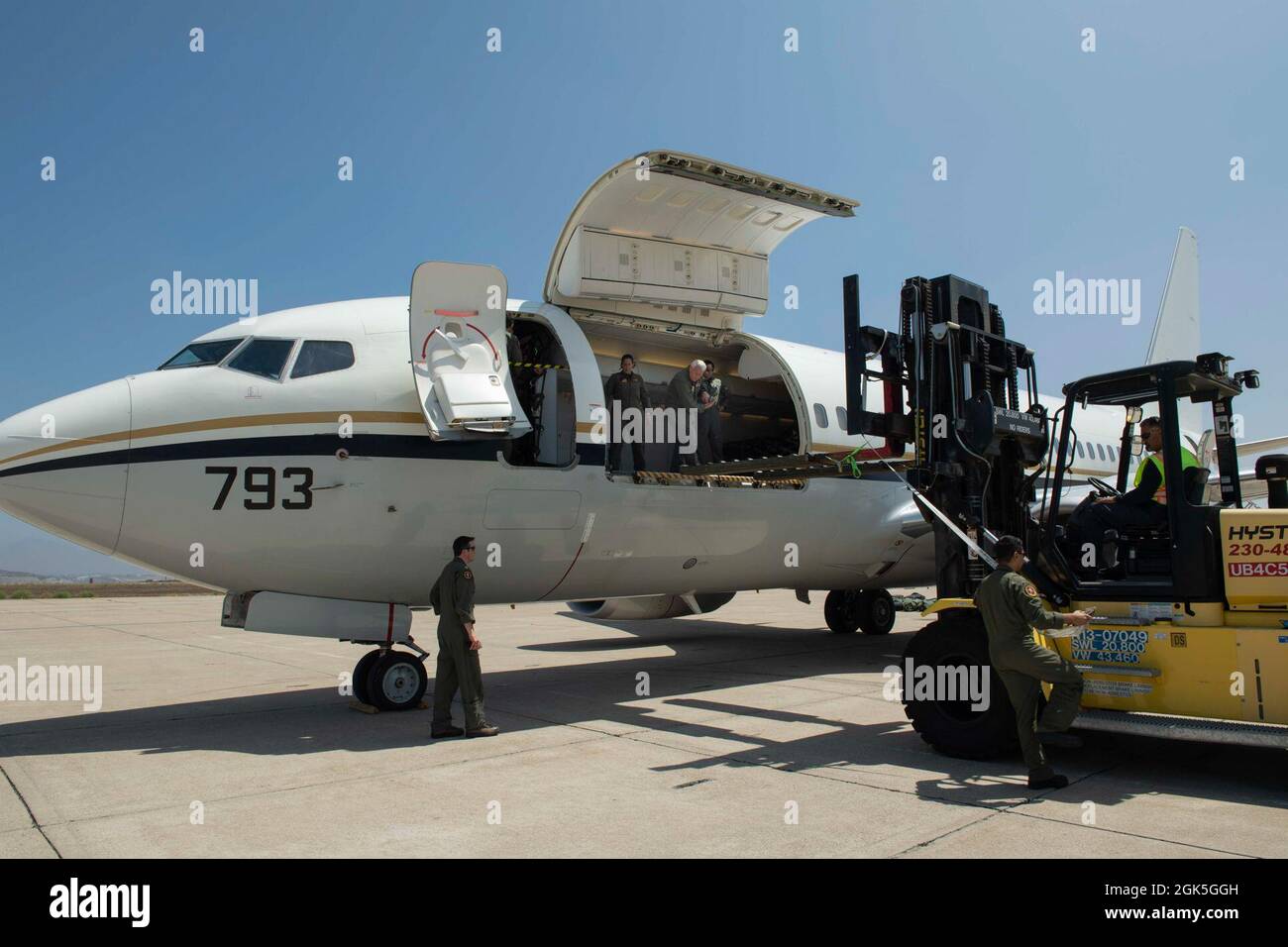 Fleet logistics support squadron vr 57 hi-res stock photography and ...