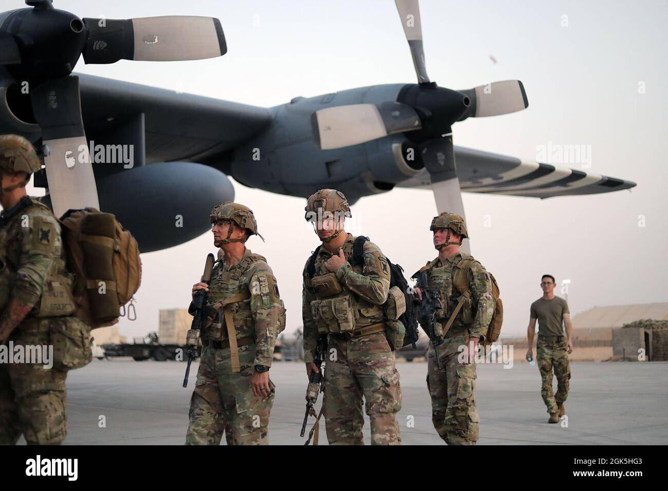 A platoon of Soldiers from the 256th Infantry Brigade Combat Team ...