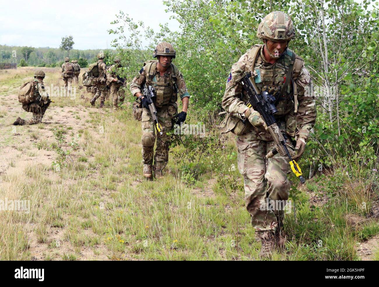 British soldiers with the 4th Battalion, Parachute Regiment (4 PARA ...