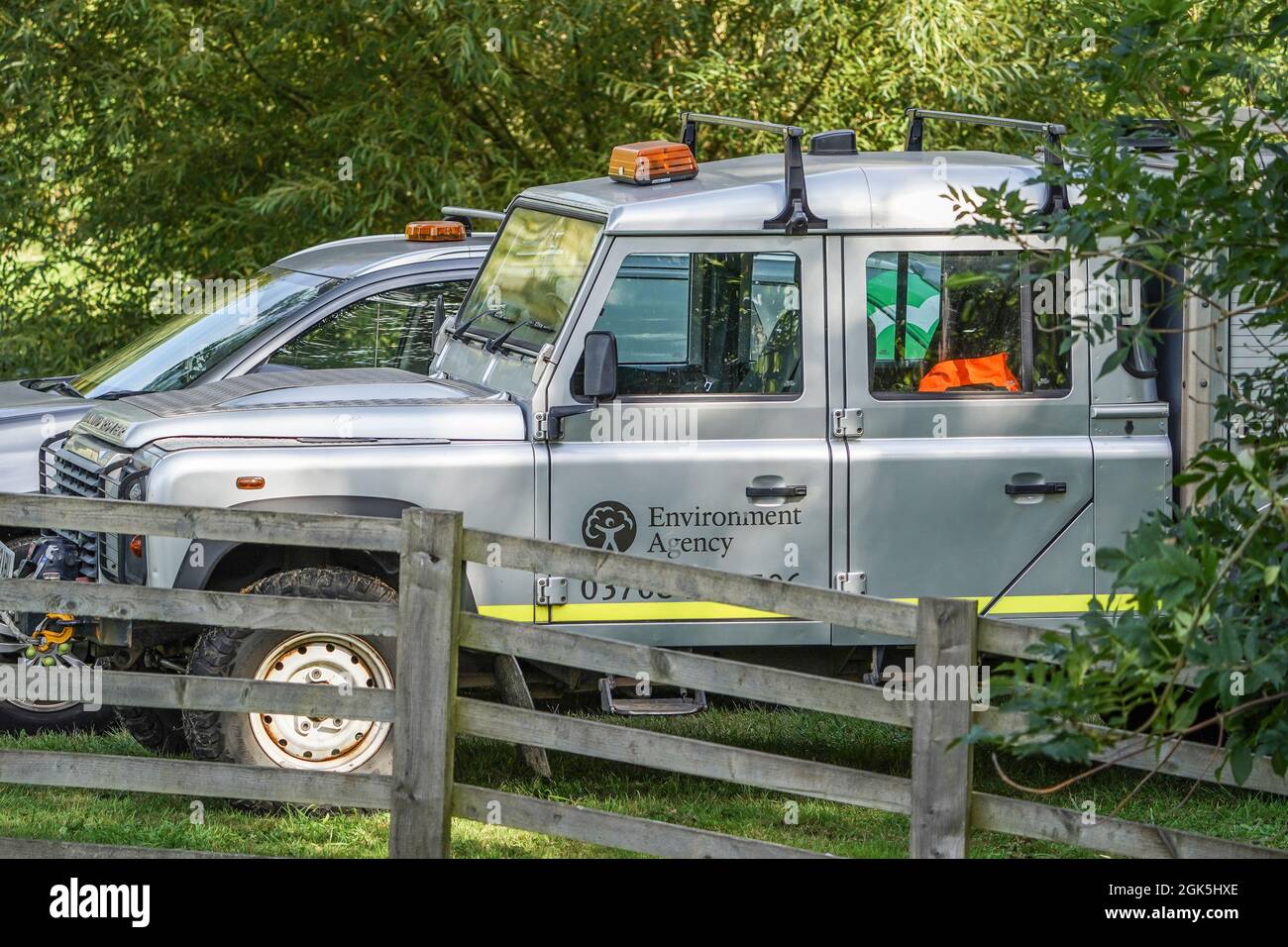 Land rover vehicle hi-res stock photography and images - Alamy