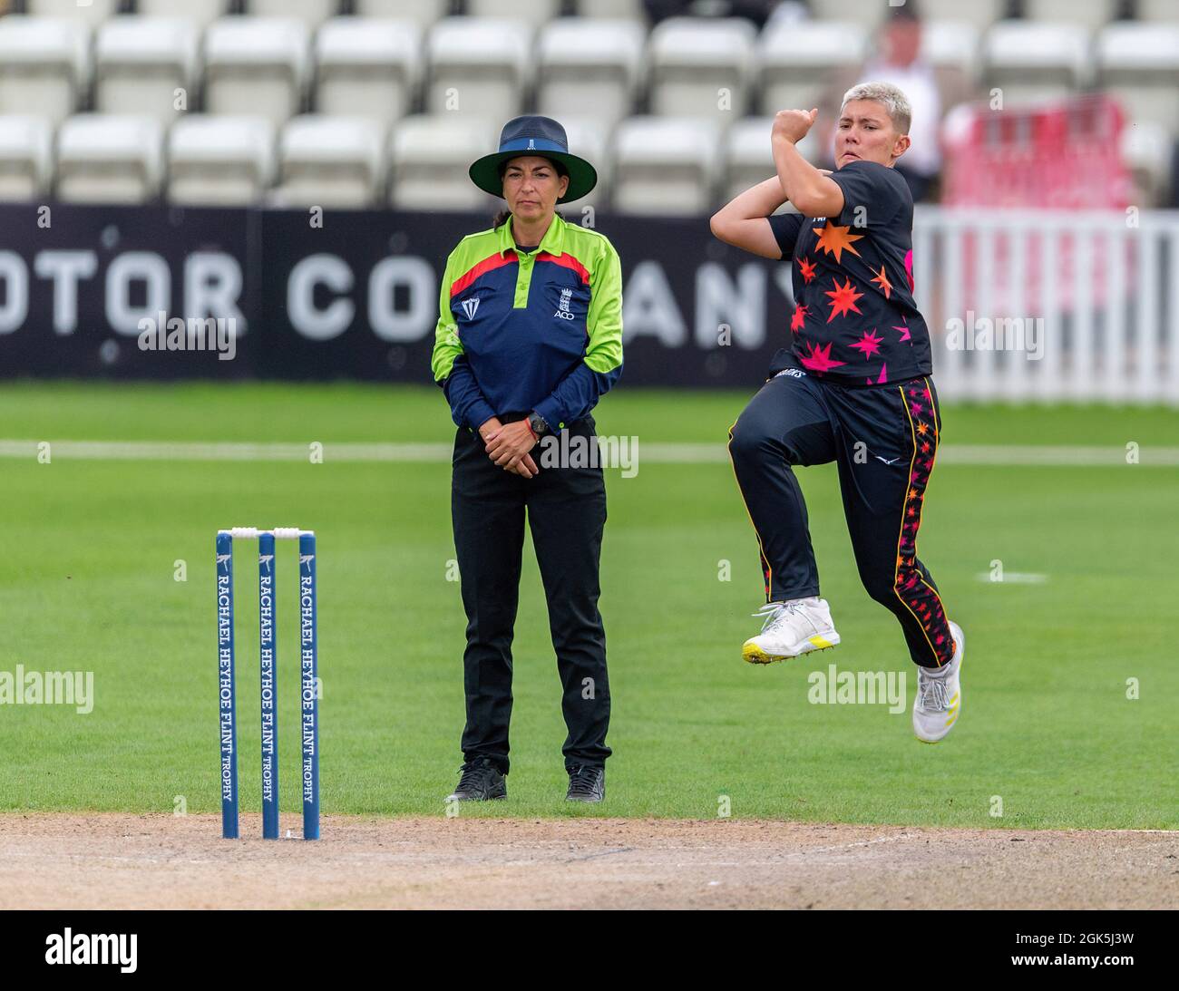 Issy Wong bowling for Central Sparks against South East Stars in a ...