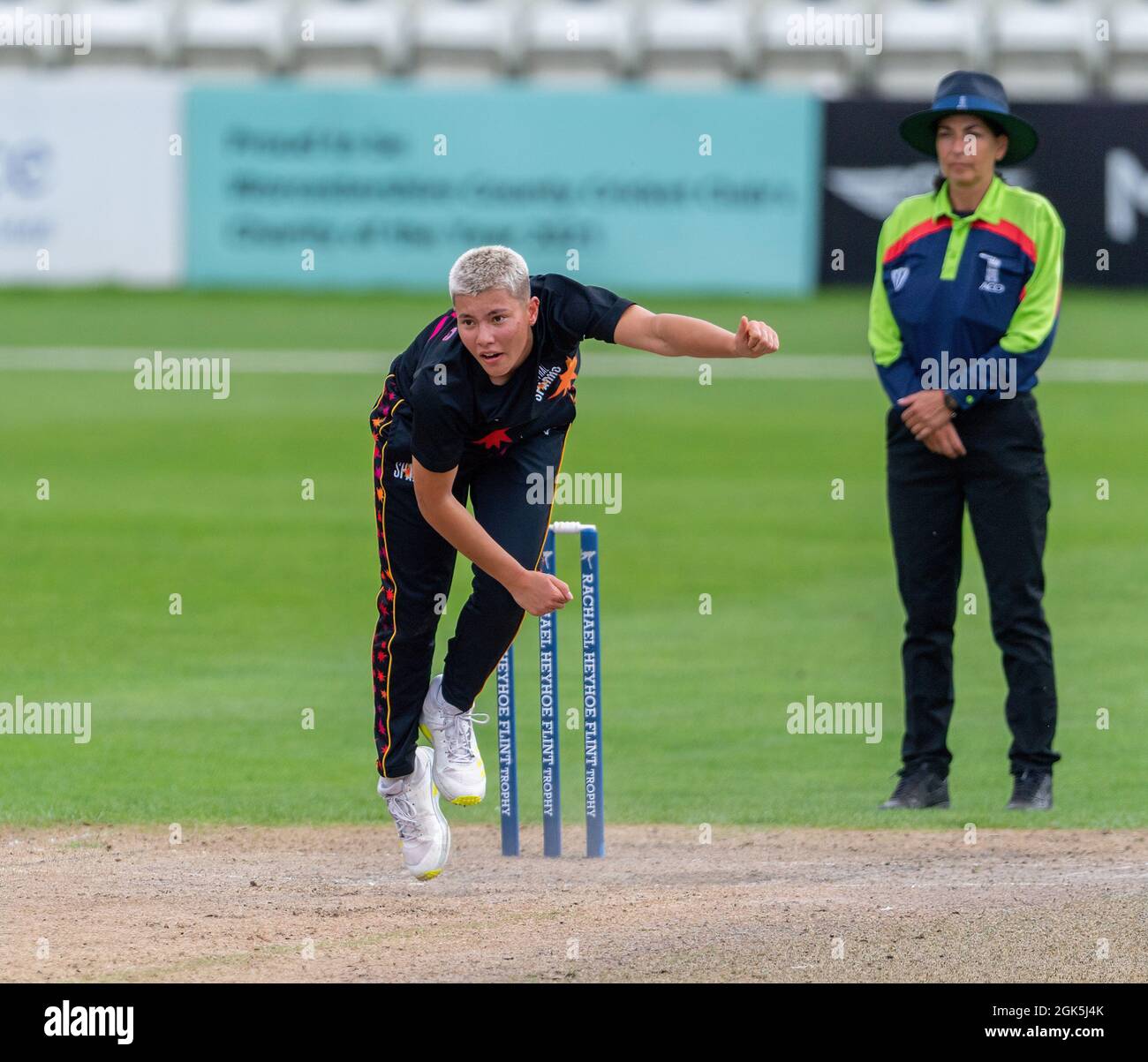 Issy Wong bowling for Central Sparks against South East Stars in a ...