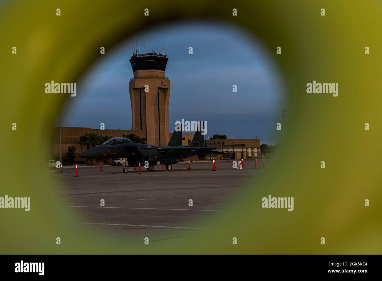 Laughlin afb pilots hi-res stock photography and images - Alamy