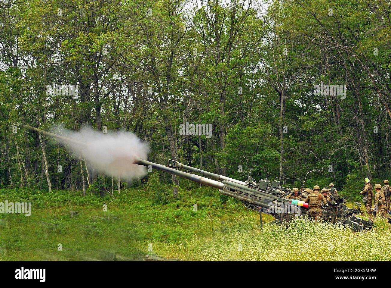 Soldiers with Charlie Battery, 1st Battalion, 119th Field Artillery ...