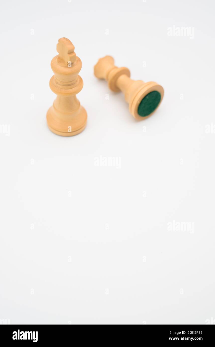 Chess pieces board competition hi-res stock photography and images - Alamy
