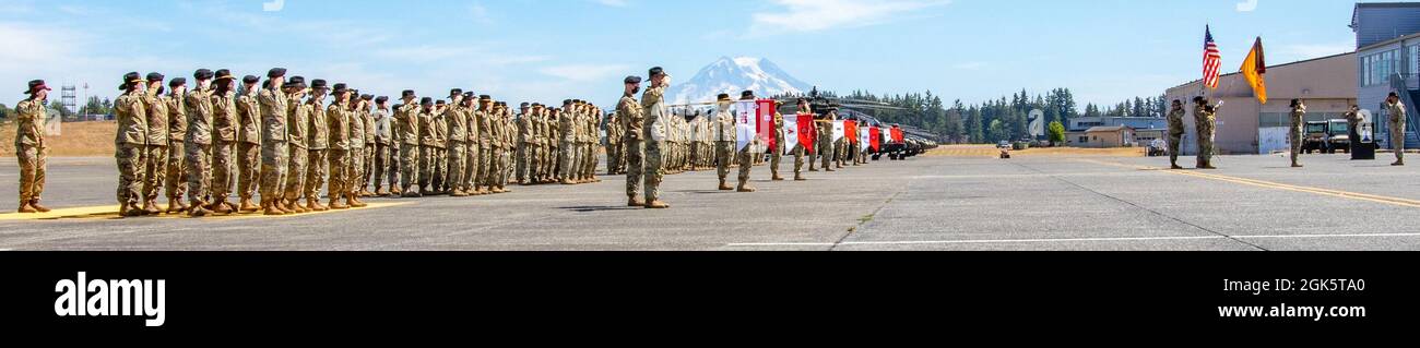 Cavalry troopers assigned to 4-6 Air Cavalry Squadron, 16th Combat ...