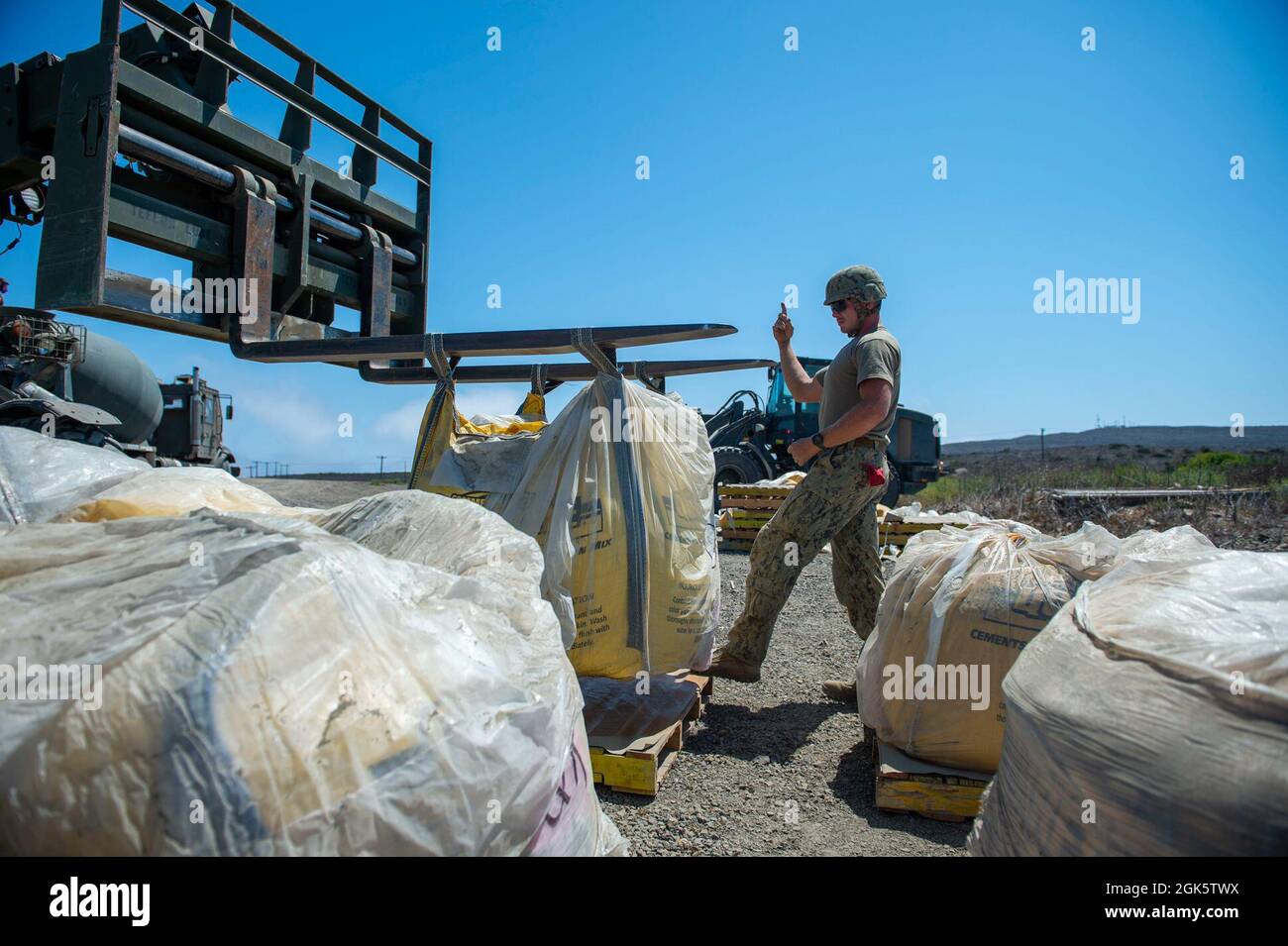 210810-N-TP832-1005 SAN CLEMENTE ISLAND, Calif. (Aug. 10, 2021) Builder ...