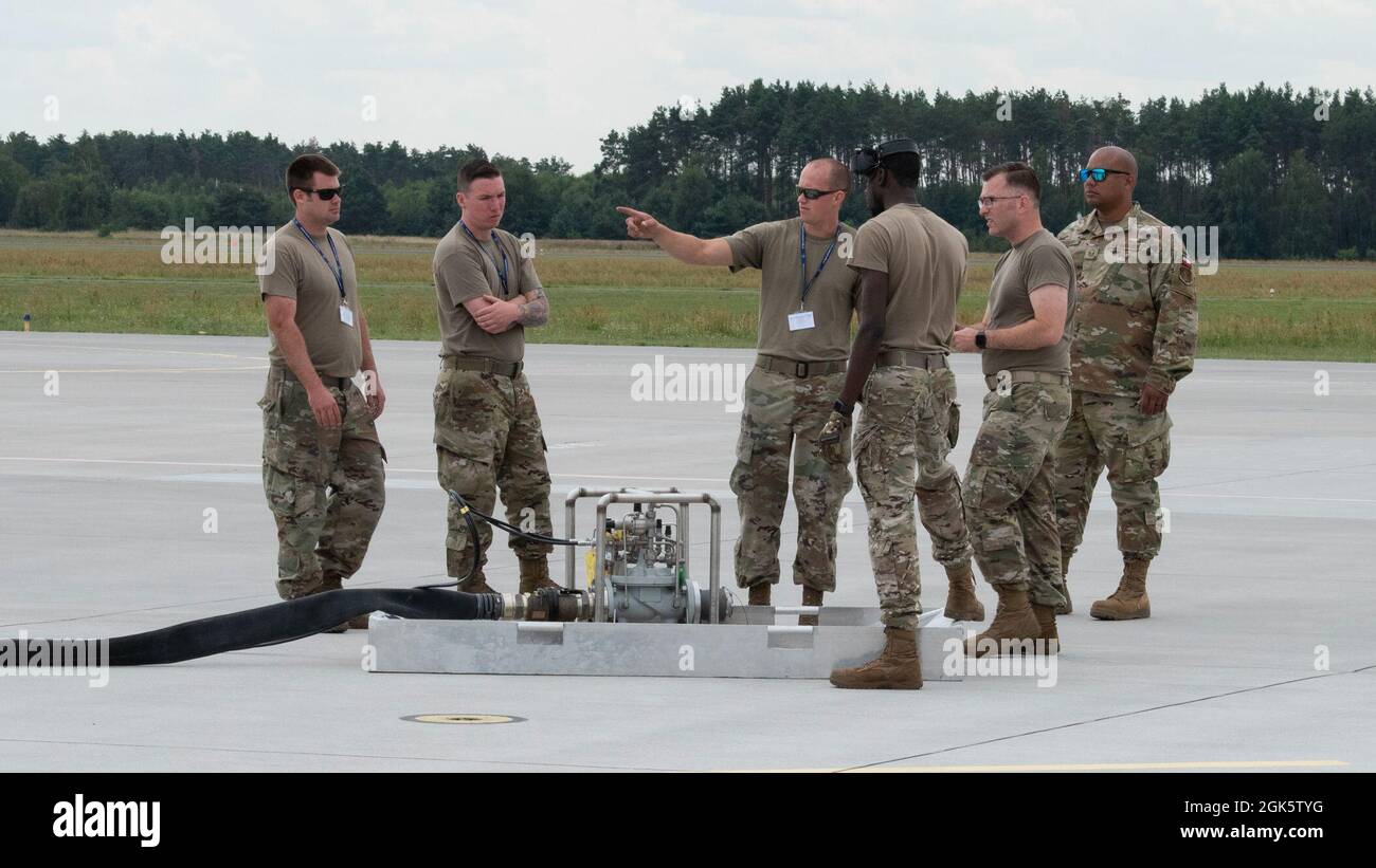 U.S. Air Force Airmen from the 480th Expeditionary Fighter Squadron and ...