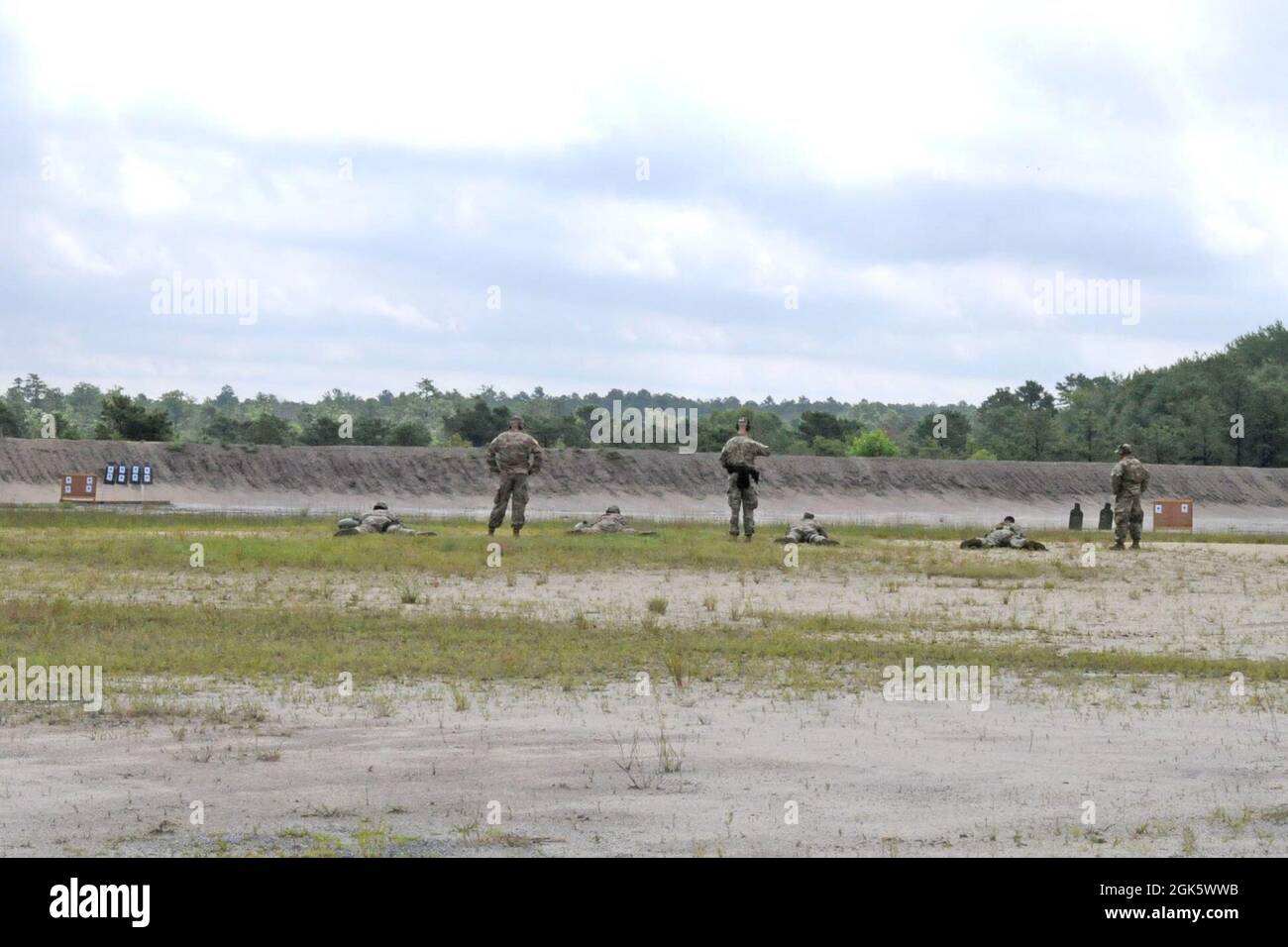 These soldiers from the JFHQ New Jersey were training for their M4/M9 ...