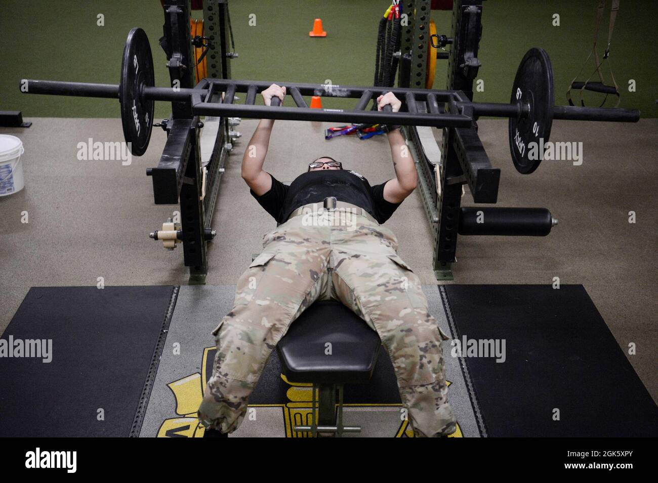 A Soldier assigned to the U.S. Army John F. Kennedy Special Warfare ...