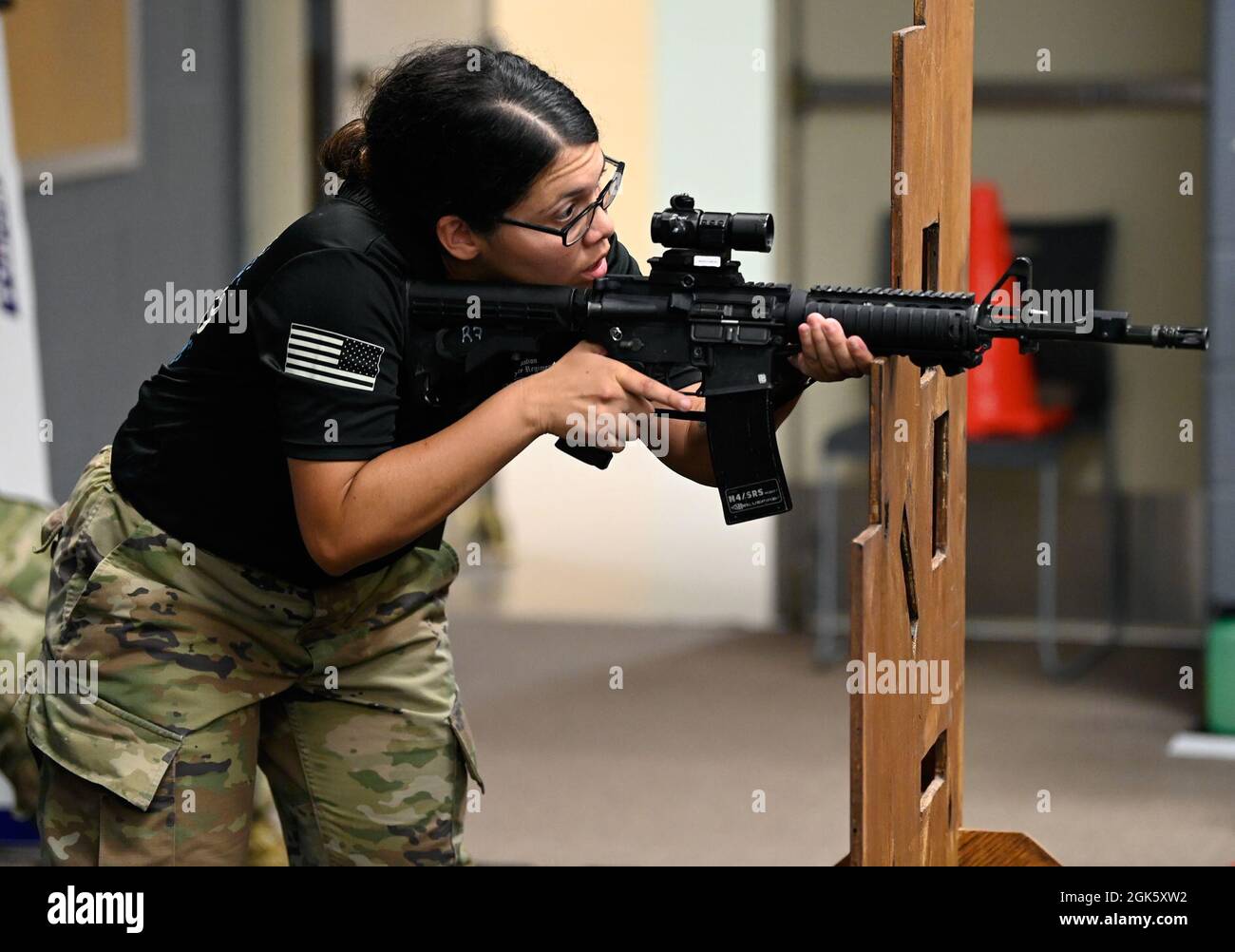 A Soldier assigned to the U.S. Army John F. Kennedy Special Warfare ...