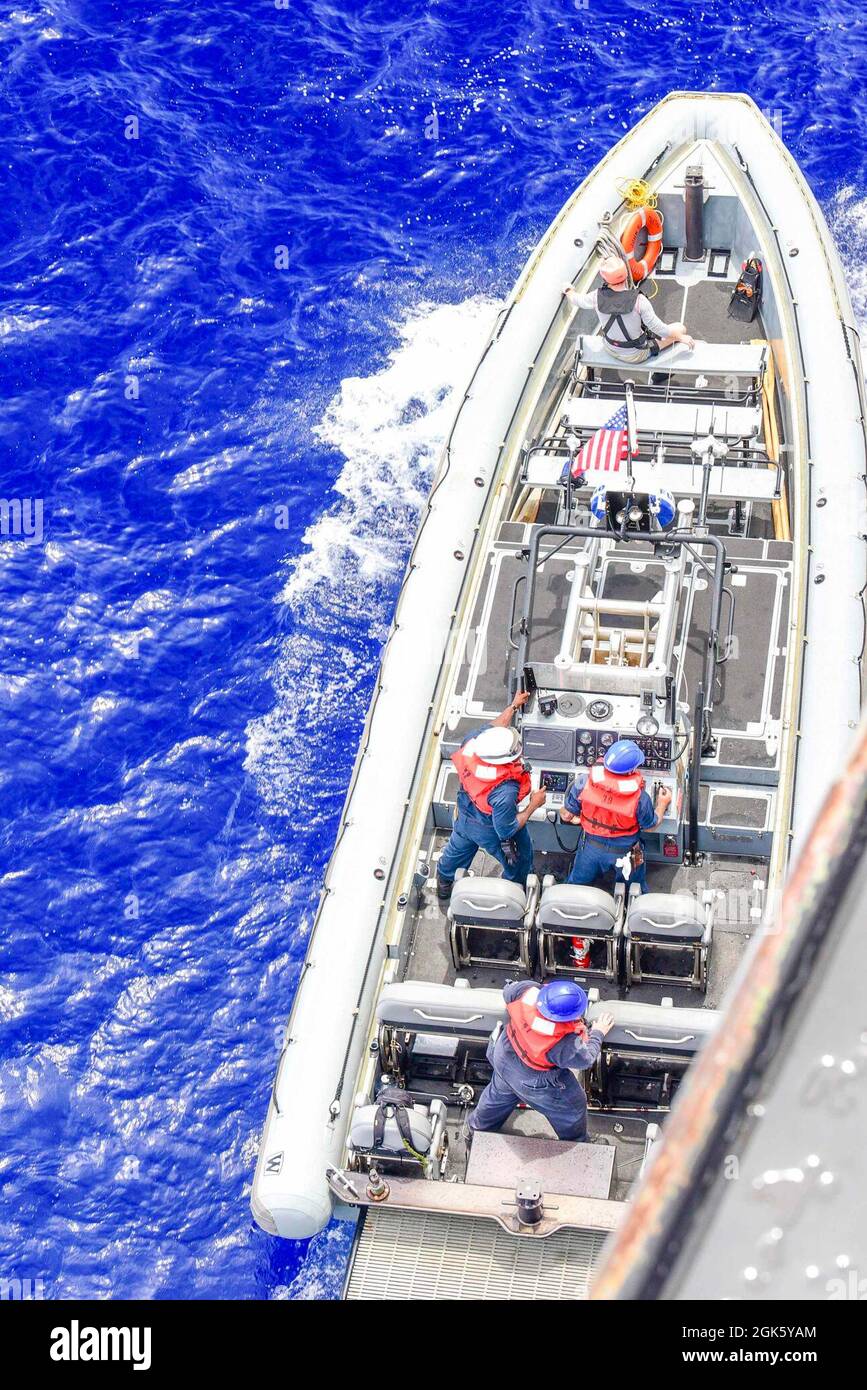 Integrated naval amphibious forces hi-res stock photography and images ...