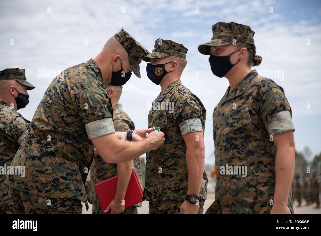 Navy marine corps commendation medal hi-res stock photography and ...