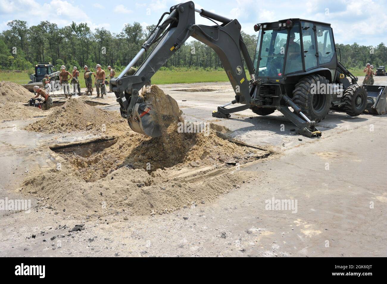 Seabees from Naval Mobile Construction Battalion (NMCB) 133,First ...