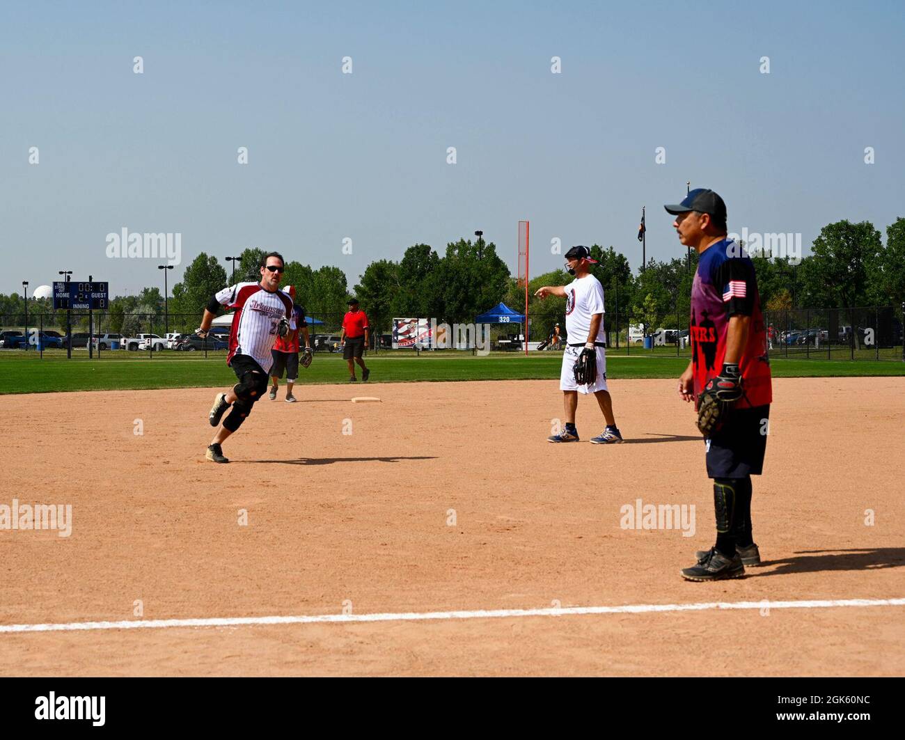 Outfield softball hi-res stock photography and images - Alamy