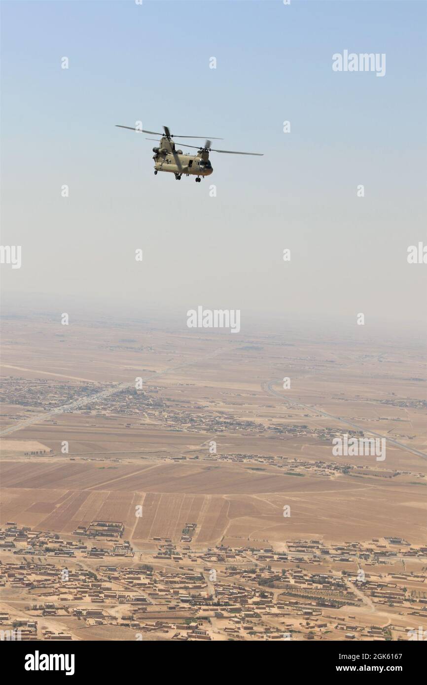 Chinook in company task force hi-res stock photography and images - Alamy