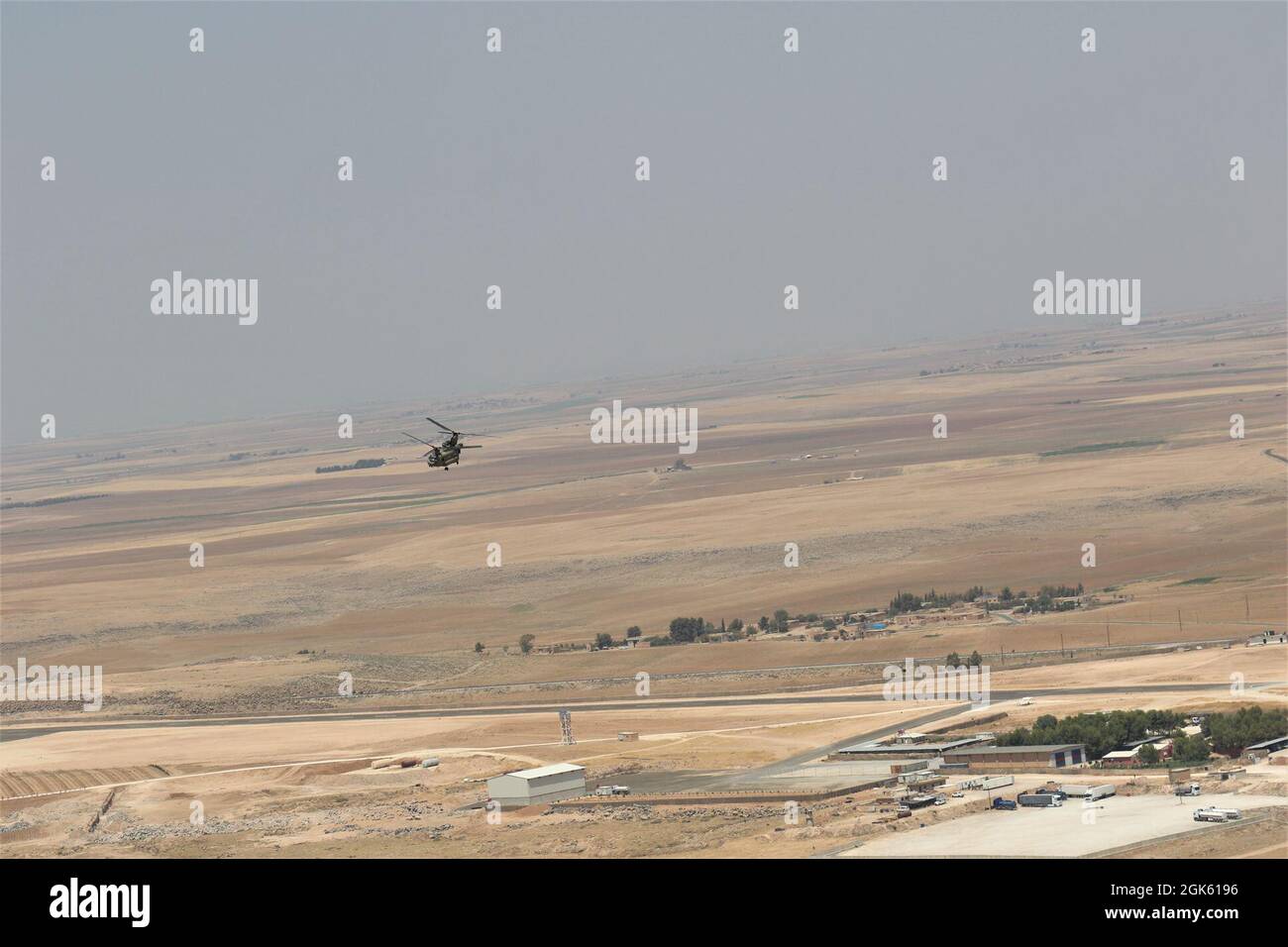 Chinook in company task force hi-res stock photography and images - Alamy