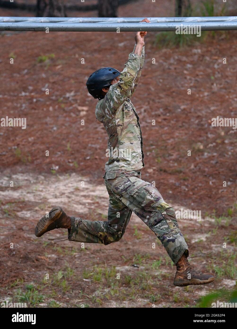A Soldier assigned to the U.S. Army John F. Kennedy Special Warfare ...