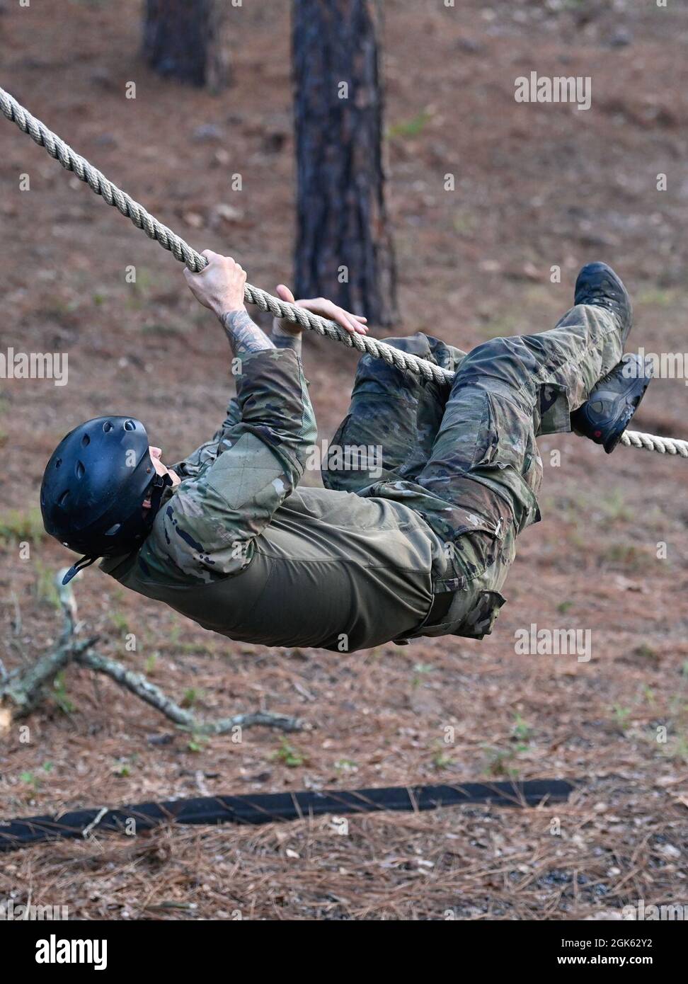 A Soldier assigned to the U.S. Army John F. Kennedy Special Warfare ...