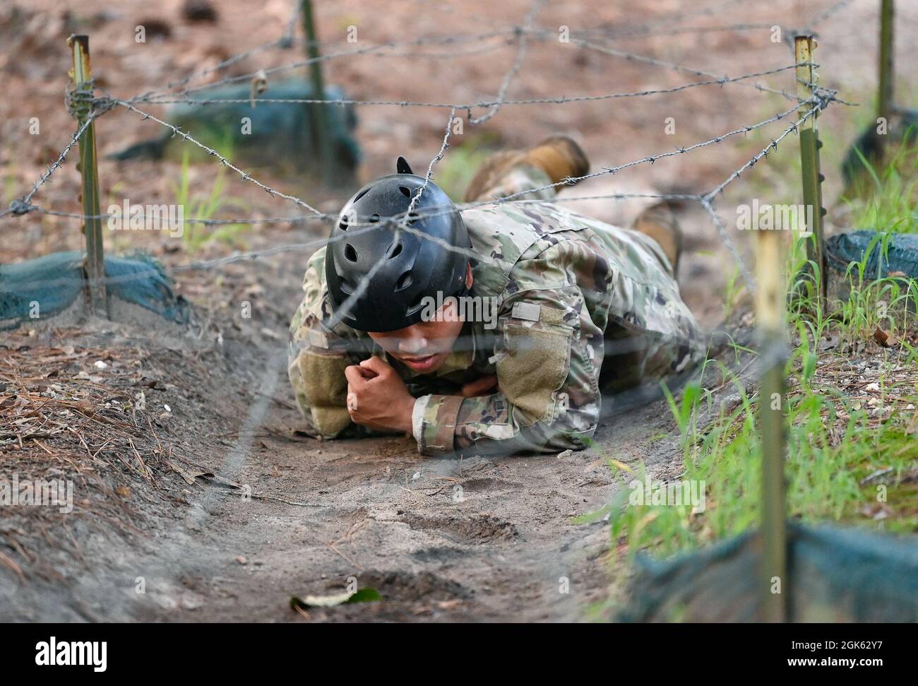 A Soldier assigned to the U.S. Army John F. Kennedy Special Warfare ...