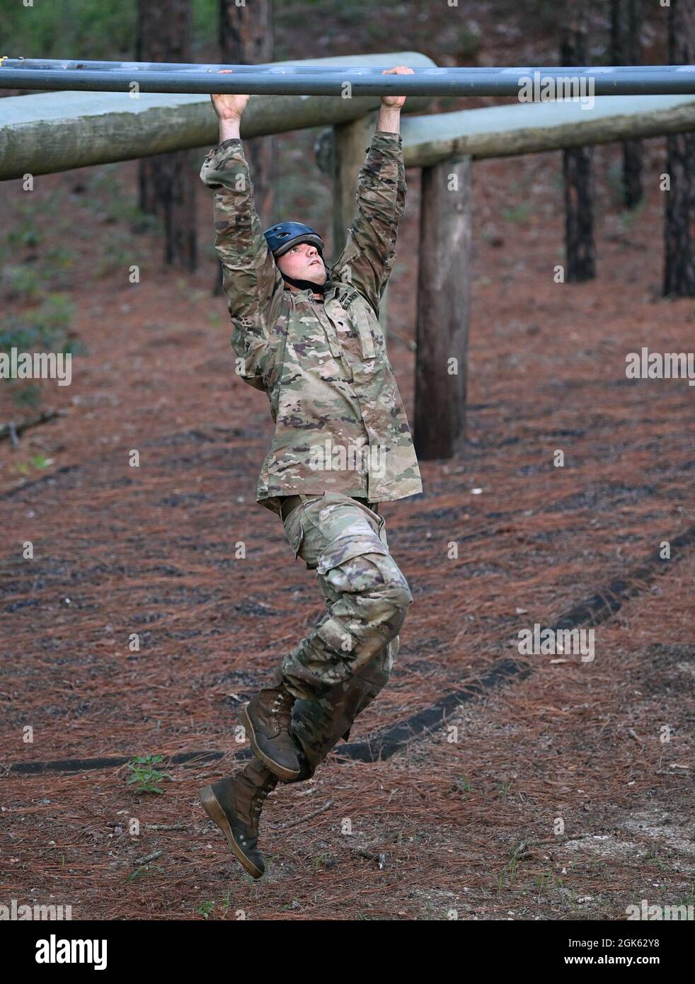 A Soldier assigned to the U.S. Army John F. Kennedy Special Warfare ...