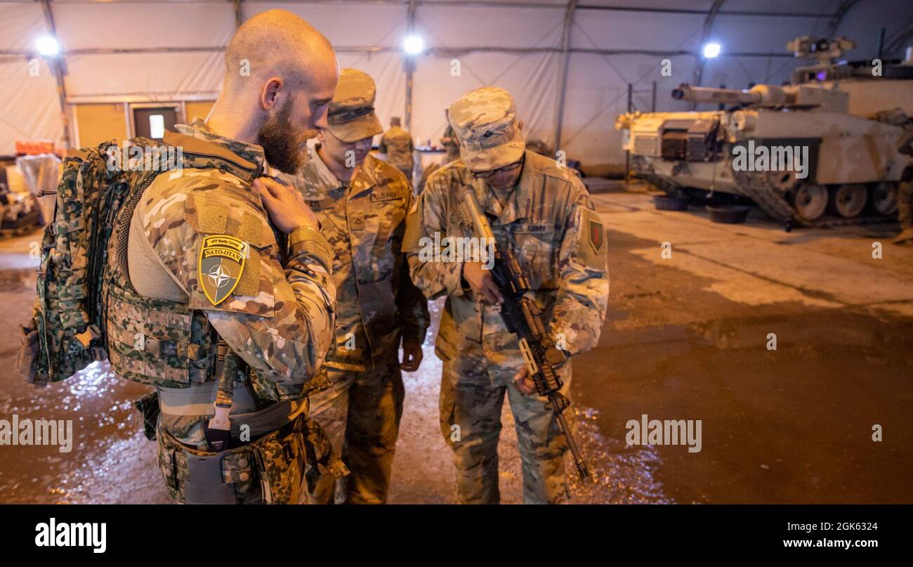 Soldiers from the 3rd Battalion, 66th Armored Regiment receive ...