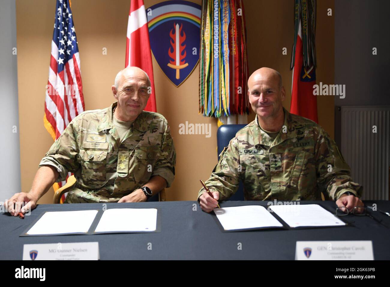 529th military police company hi-res stock photography and images - Alamy