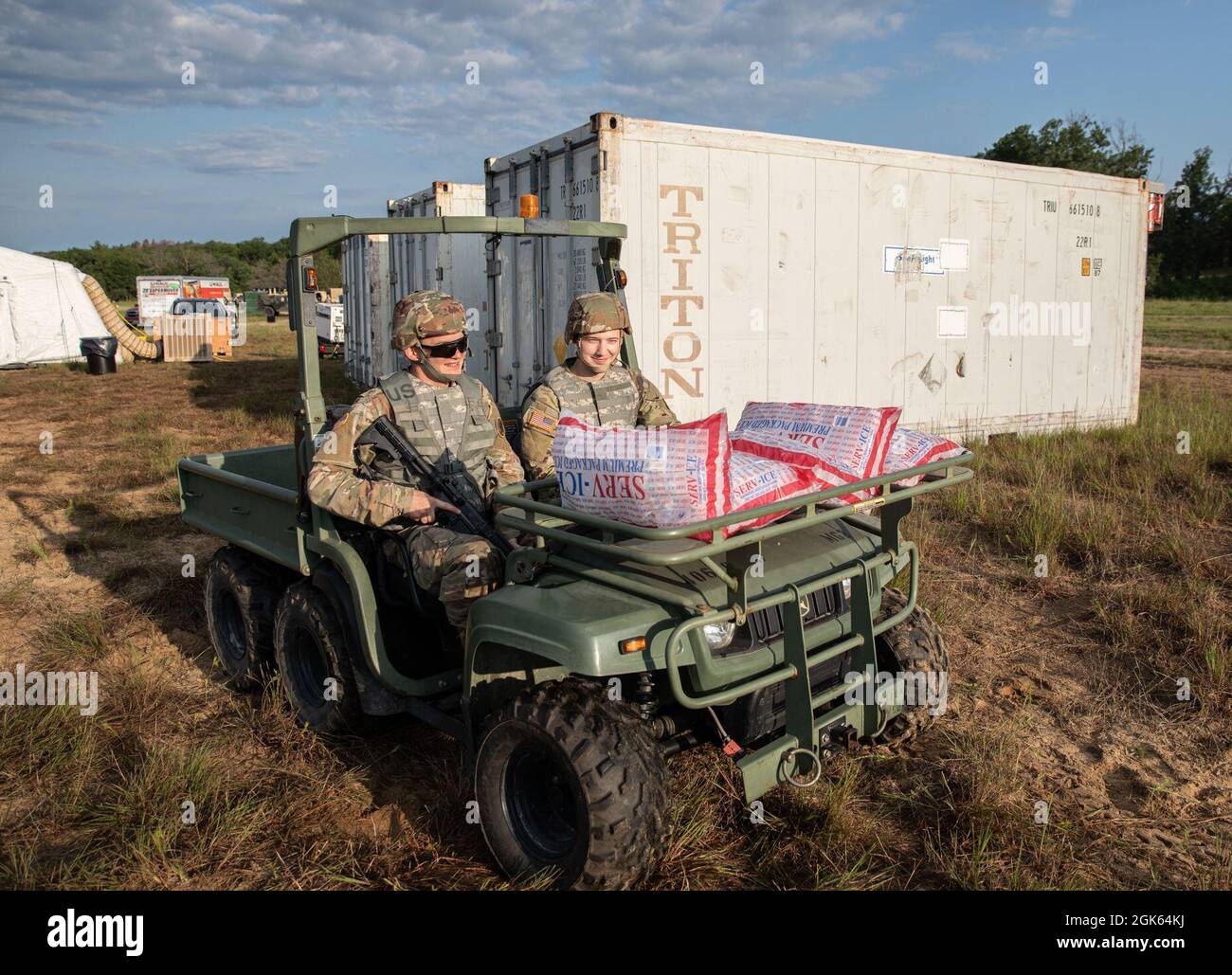 U.S. Army Reserve Soldiers with the 346th Transportation Battalion ...