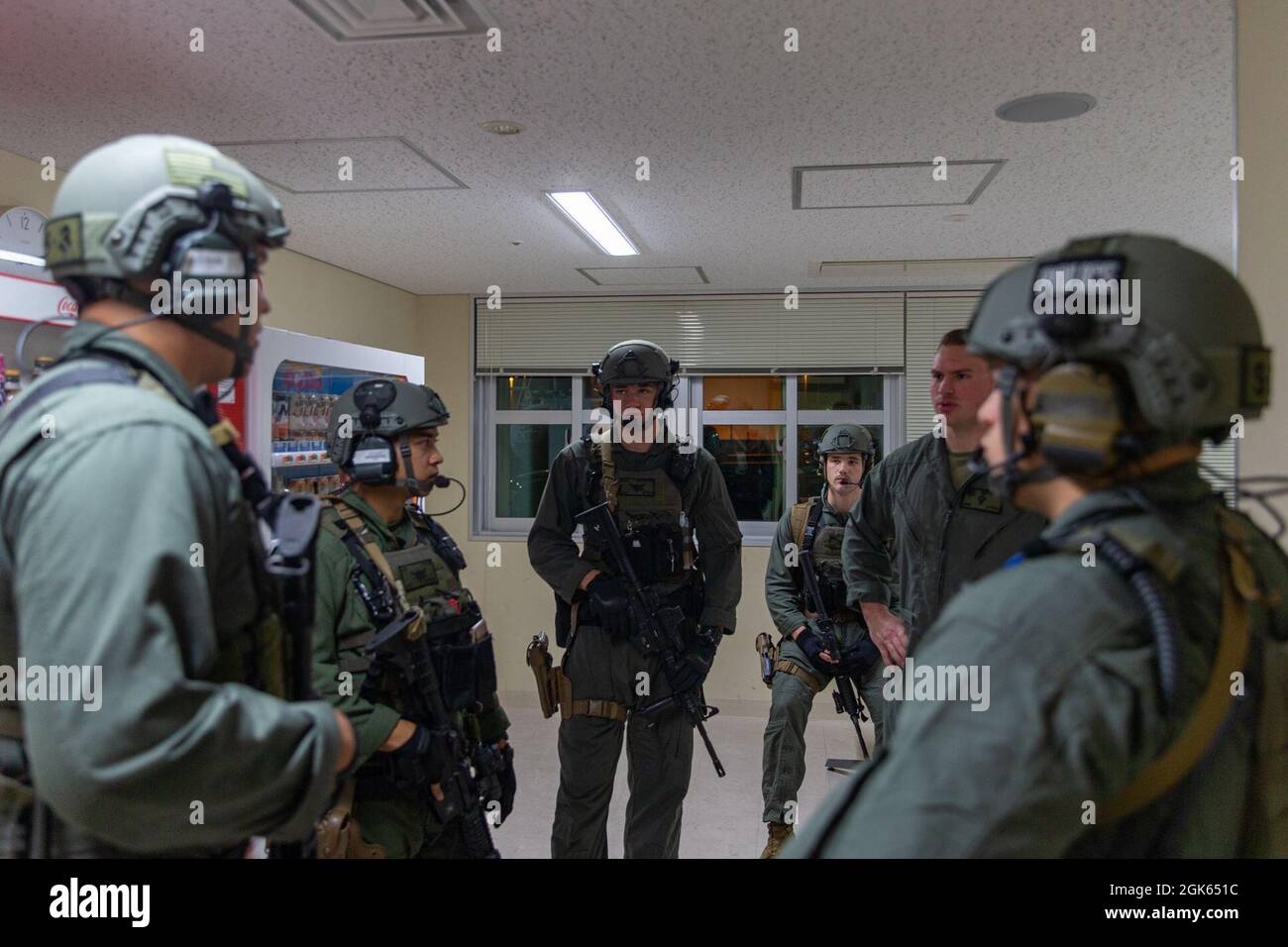 U.S. Marines with the Special Reaction Team (SRT), Headquarters and ...