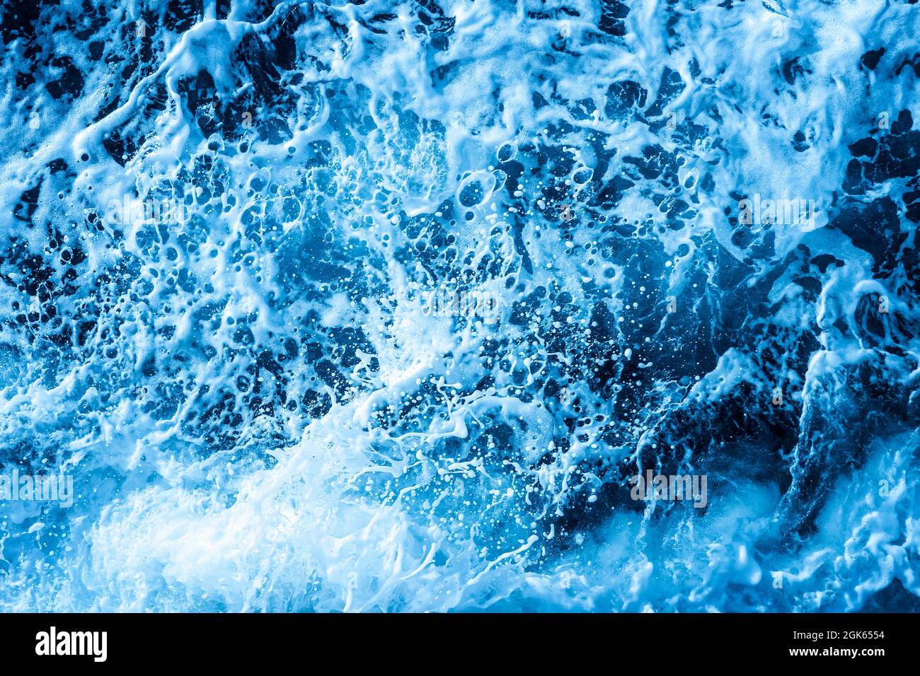 Moving over ocean surface back hi-res stock photography and images - Alamy