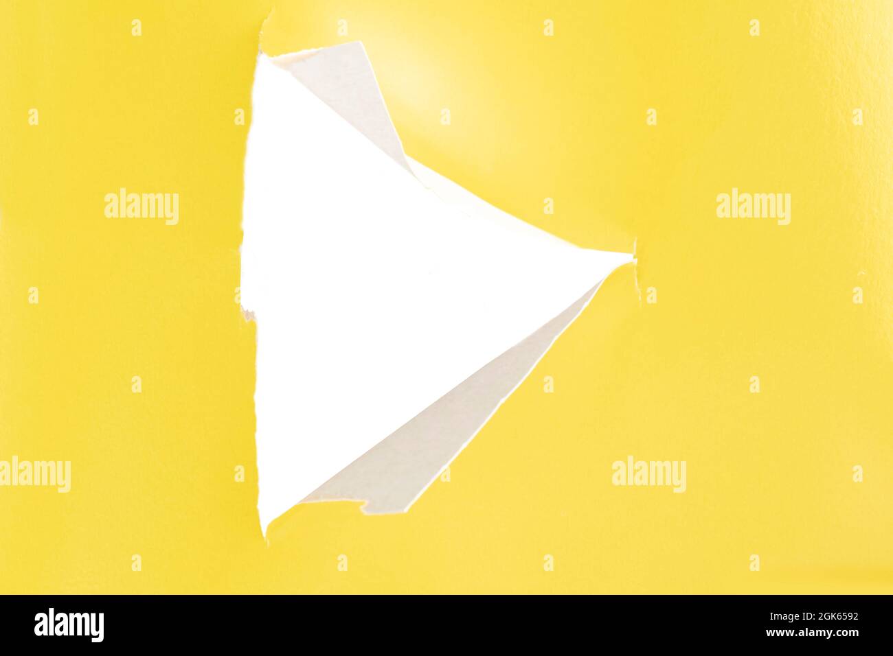 Blank red triangle sign hi-res stock photography and images - Alamy