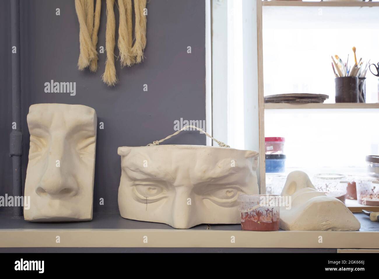 Clay faces hi-res stock photography and images - Alamy