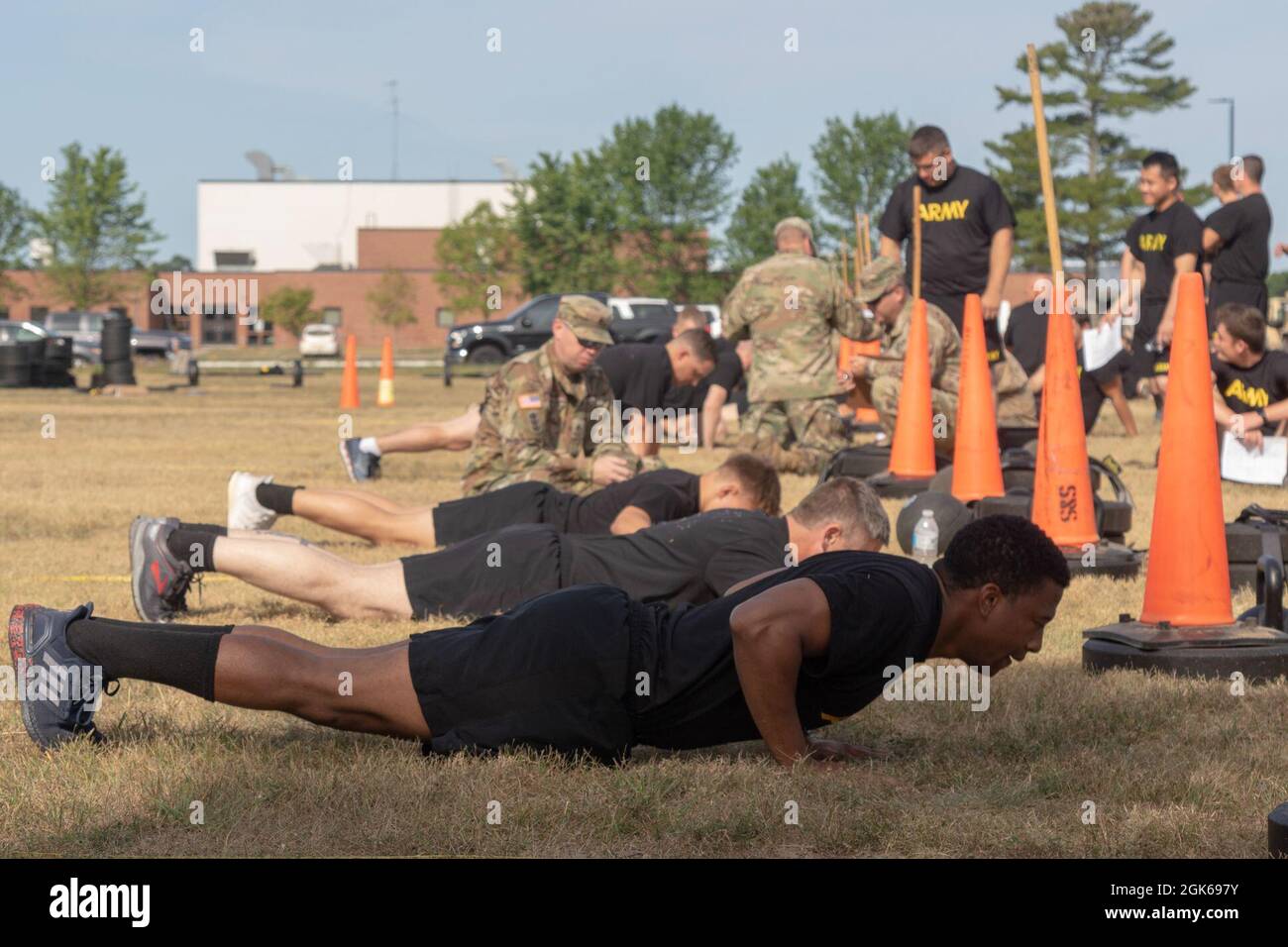 Soldiers of 851st EVCC take a diagnostic ACFT test on Camp Ripley ...