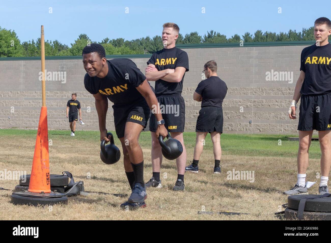 Soldiers of 851st EVCC take a diagnostic ACFT test on Camp Ripley ...