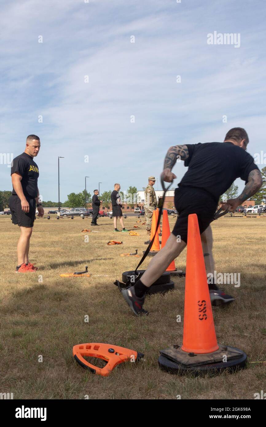 Soldiers of 851st EVCC take a diagnostic ACFT test on Camp Ripley ...