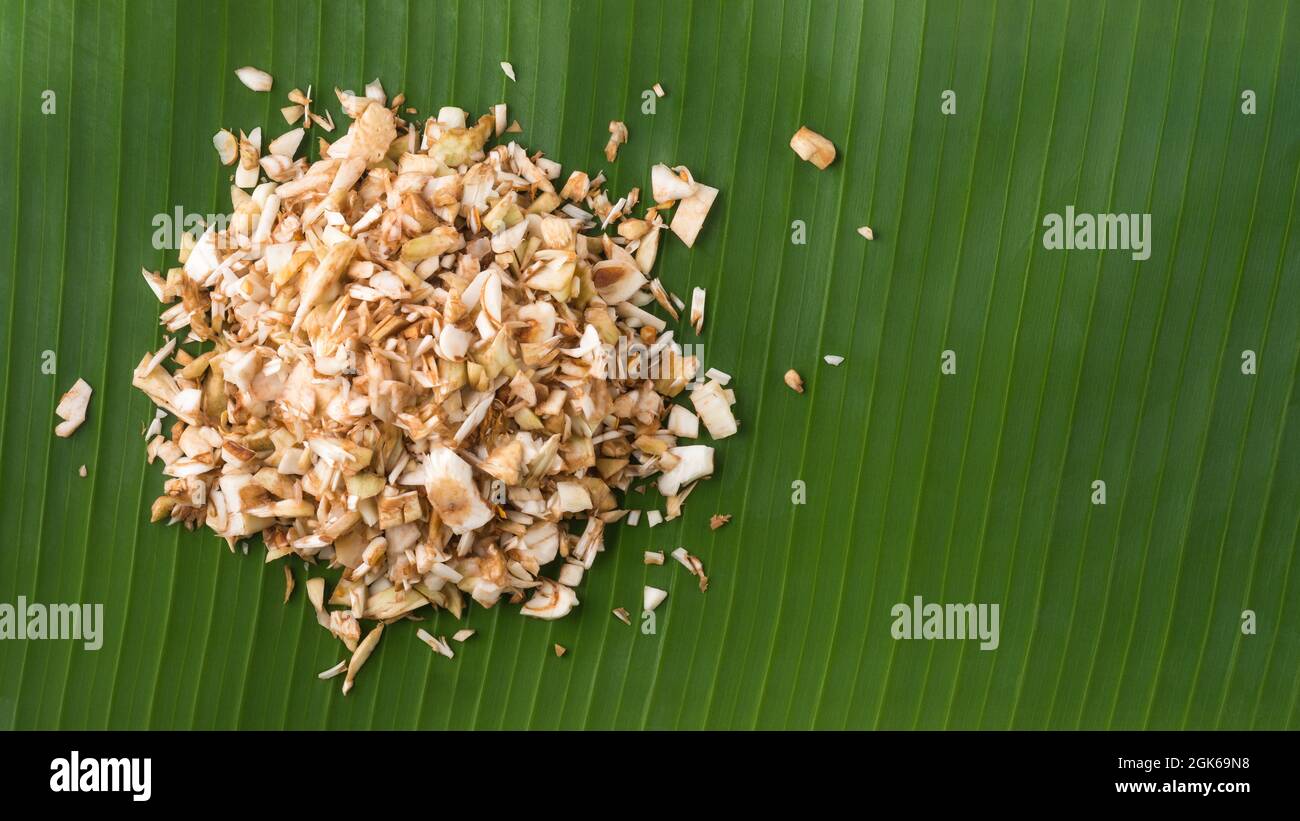 How to cut a raw jackfruit hi-res stock photography and images - Alamy
