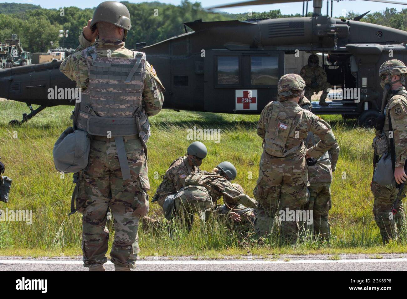 U.S. Army Reserve Soldiers from the 348th Field Hospital train on ...