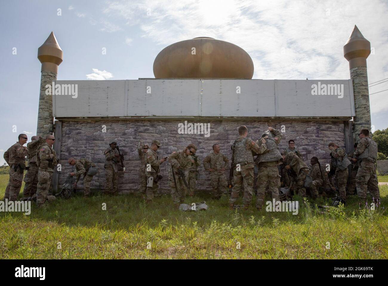 Soldiers with the 347th Regional Support Group, Minnesota National ...