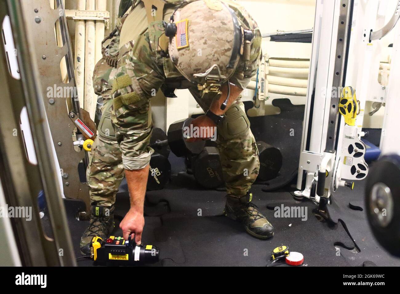 ATLANTIC OCEAN (April 13, 2021) – Explosive ordnance disposal (EOD ...