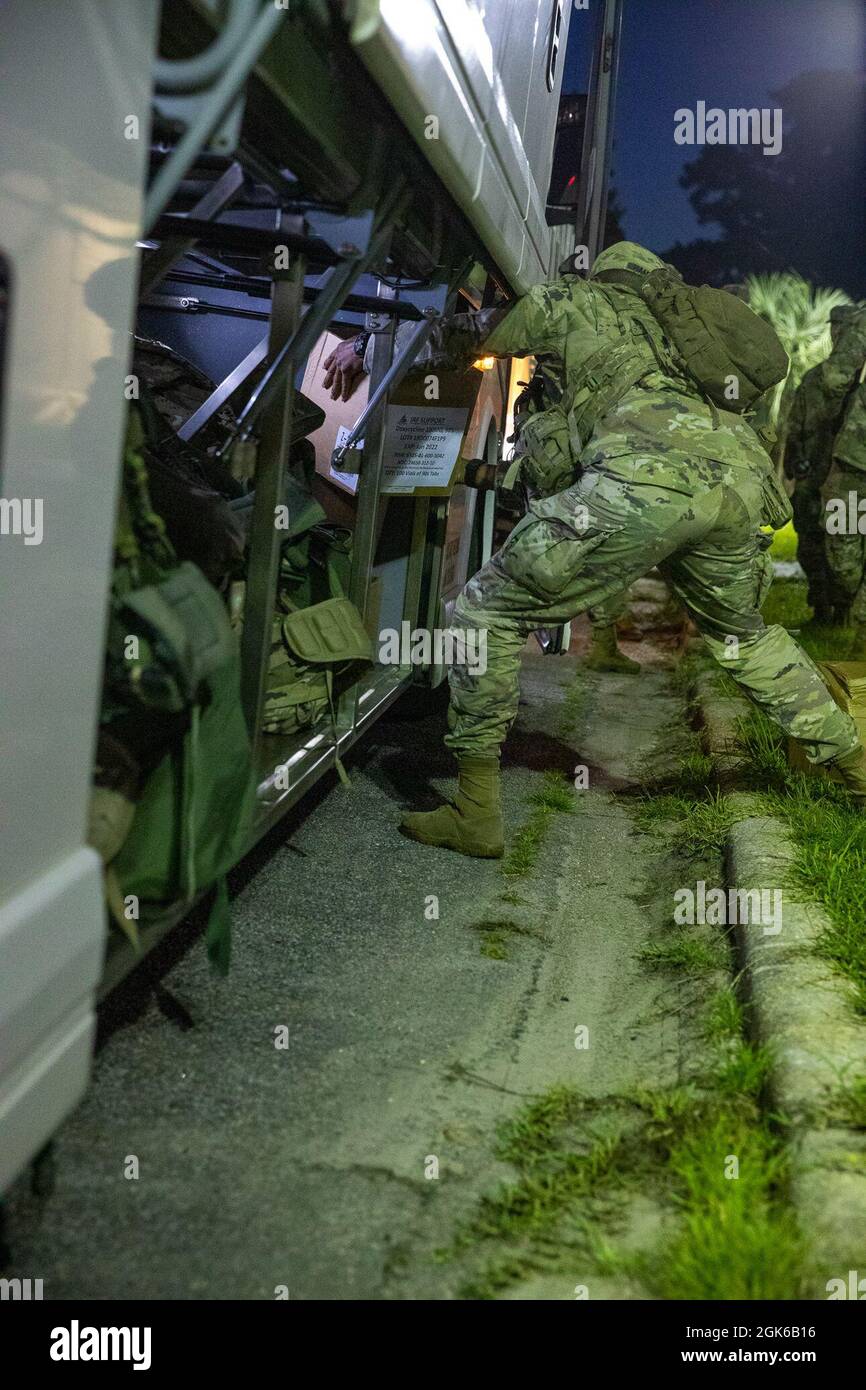 Paratroopers assigned to the 82nd Airborne Division currently assigned ...