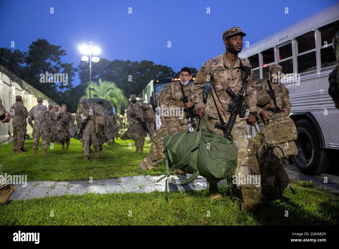 Paratroopers assigned to the 82nd Airborne Division currently assigned ...