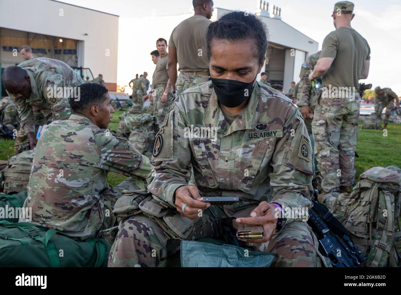 Paratroopers assigned to the 82nd Airborne Division currently assigned ...