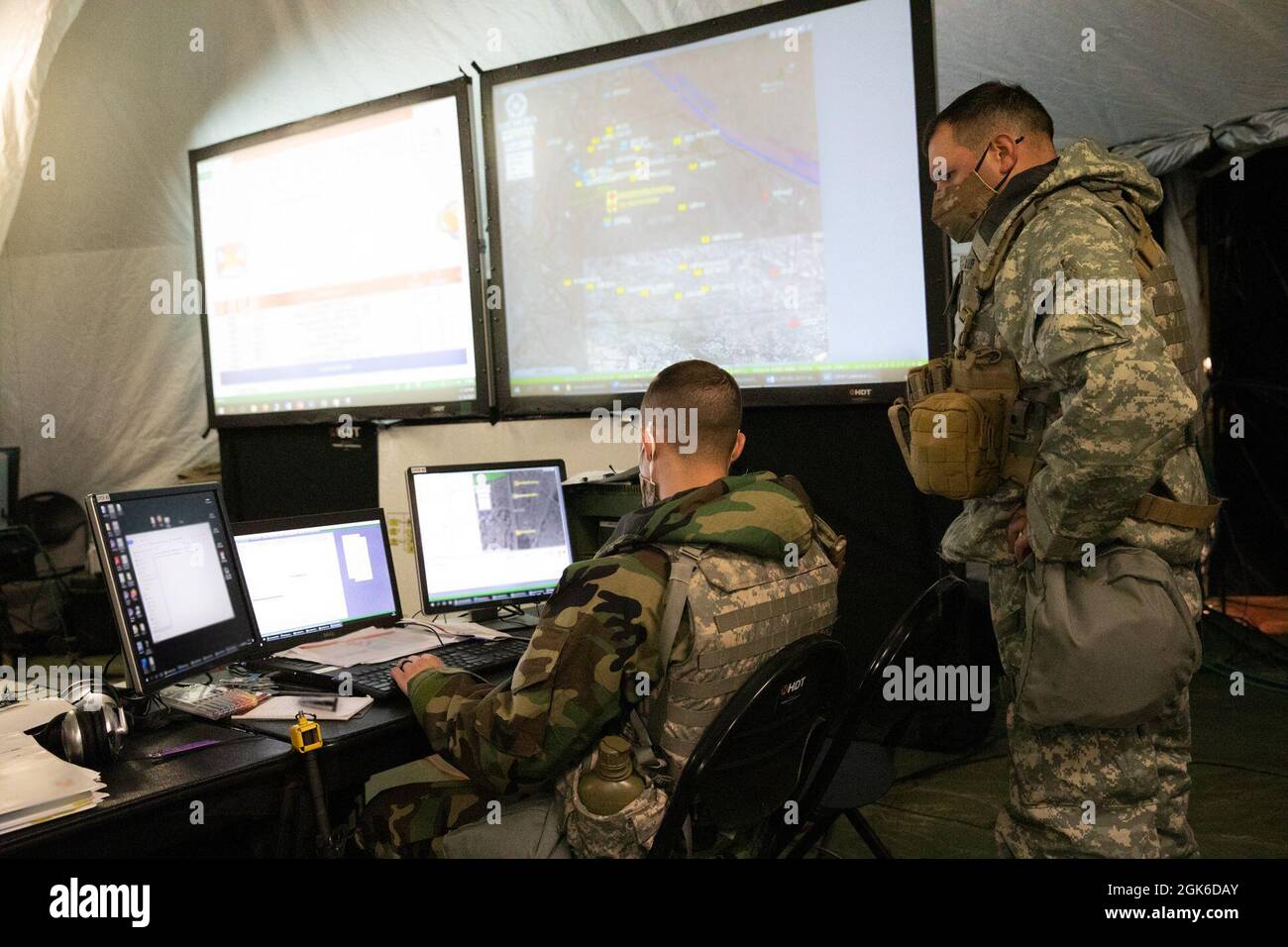 Near peer training hi-res stock photography and images - Alamy